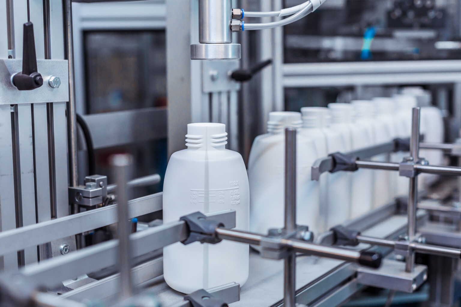 Extrusion blow moulding of bottles | Kläger Plastik