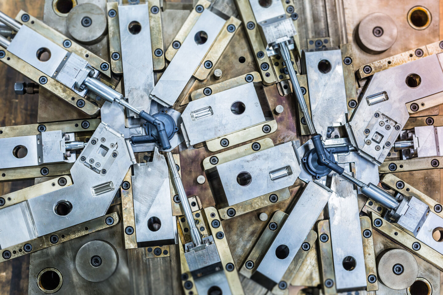 Precision components made of high-performance plastics | Kläger SPC